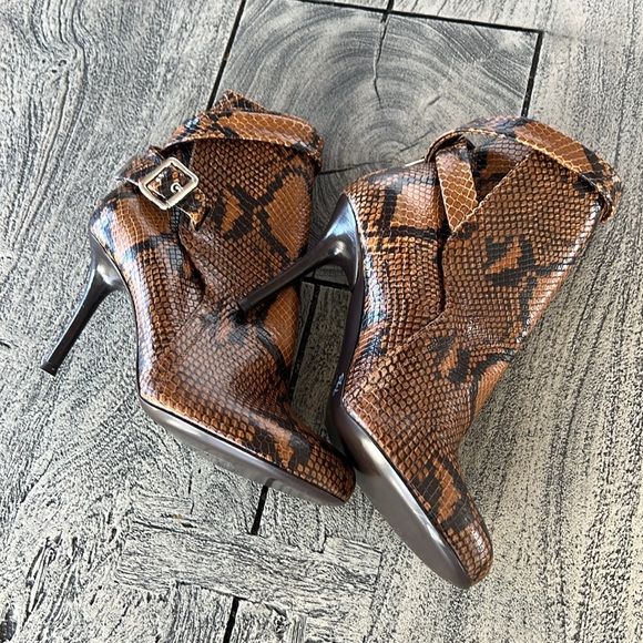 Chloe | Shoes | Chloe Size 65m Textured Snake Print Leather Ankle Hi ...